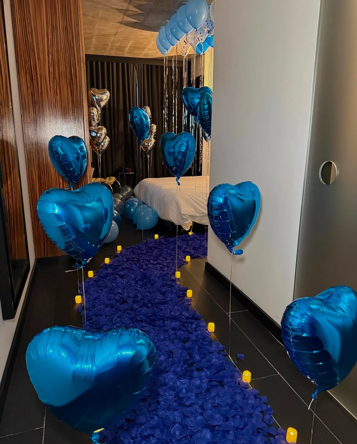 romantic room setup service